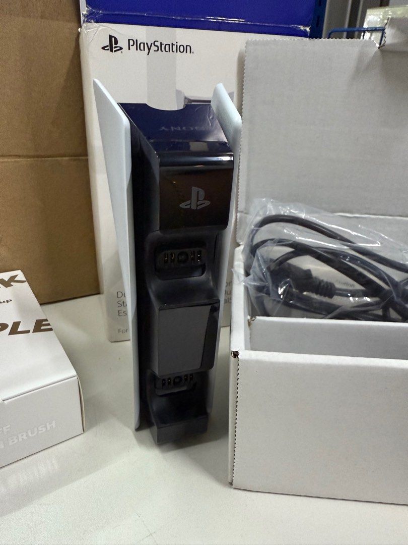 Sony PlayStation 5 DualSense Charging Station, Video Gaming, Gaming ...