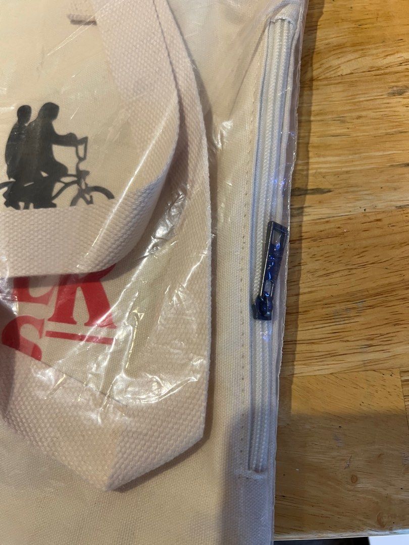 Stranger Things Tote Bag, Hobbies & Toys, Memorabilia & Collectibles ...