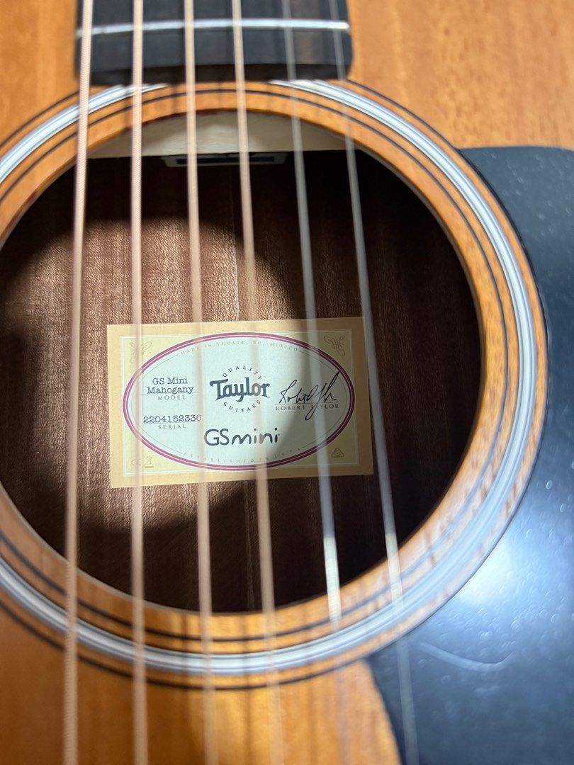 Taylor GS Mini Mahogany Acoustic Guitar, Hobbies & Toys, Musical ...