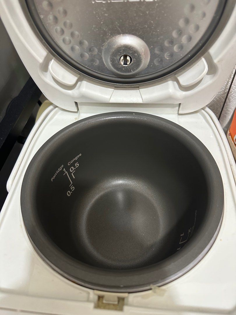 Toshiba Electric Rice Cooker RC-5SL, 家庭電器, 廚房電器, 鍋具 - Carousell