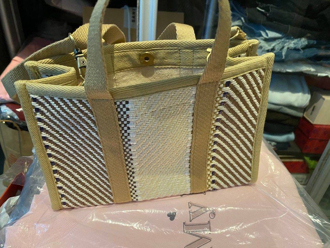 Tote back use once, Women's Fashion, Bags & Wallets, Tote Bags on Carousell