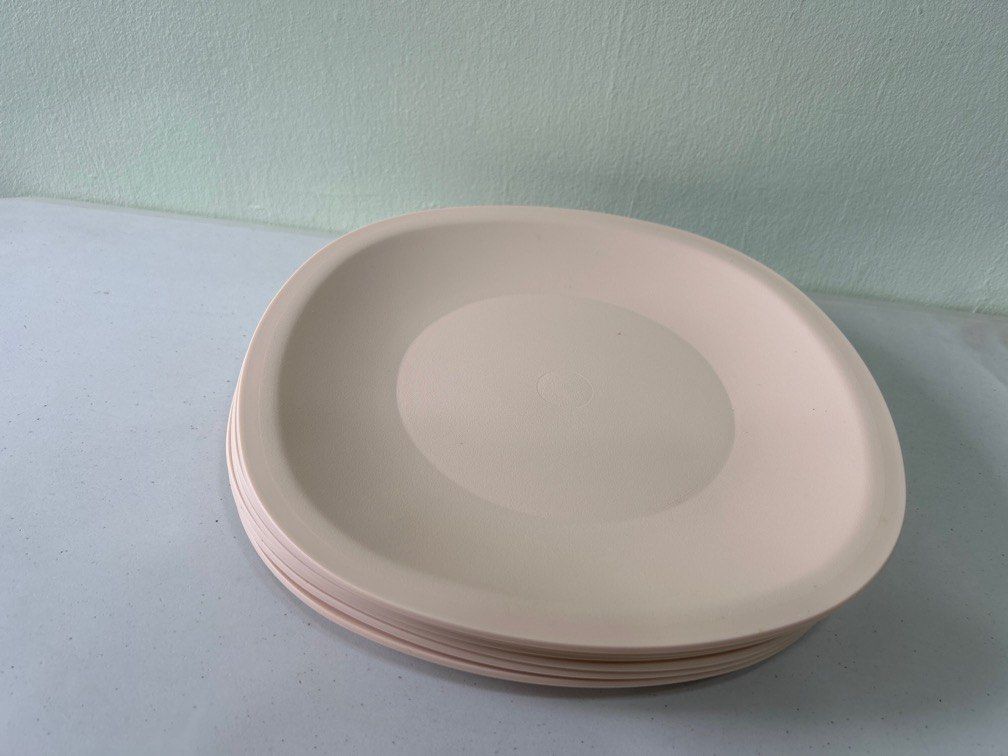 Tupperware plates, Furniture & Home Living, Kitchenware & Tableware ...