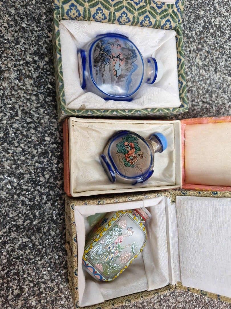 Vintage Hand-Painted Snuff Bottles in Original Boxes, Hobbies & Toys ...