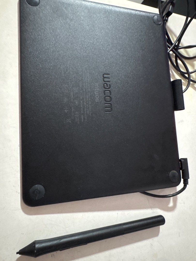 Wacom Intuos S Drawing Tablet with Pen, Computers & Tech, Parts ...