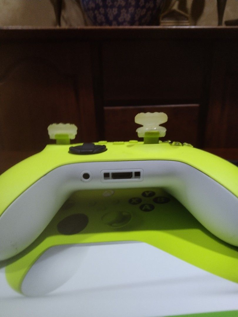 Xbox Series X/S Controller - Electric Volt, Video Gaming, Gaming ...