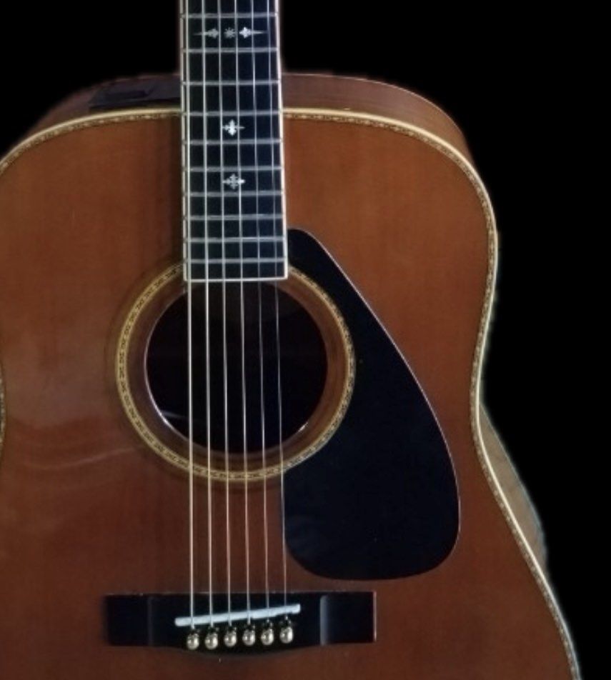 Vintage Yamaha guitar fair at Bedok, Hobbies & Toys, Musical ...