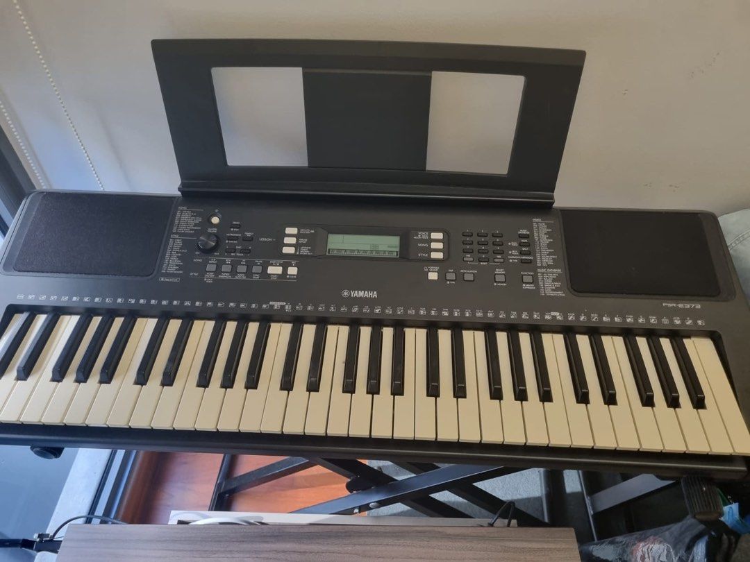 Yamaha PSR-E373 Portable Keyboard, Hobbies & Toys, Musical Instruments ...