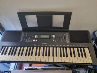 Yamaha PSR-E453 Portable Keyboard, Hobbies & Toys, Musical Instruments ...