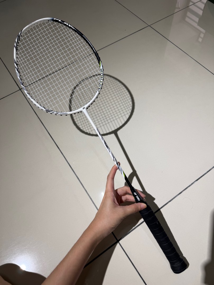 Yonex Astrox 99 play, Sports Equipment, Sports & Games, Racket & Ball ...