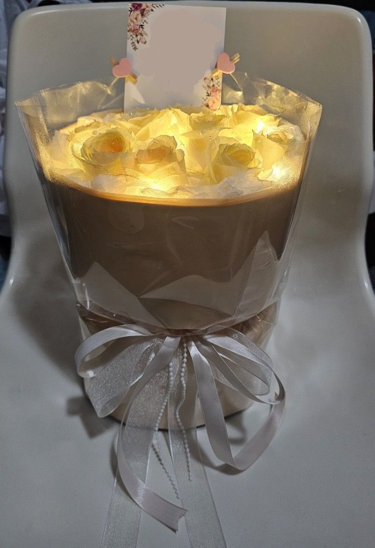 10pcs fresh Champagne roses flower bouquet, Hobbies & Toys, Flowers ...