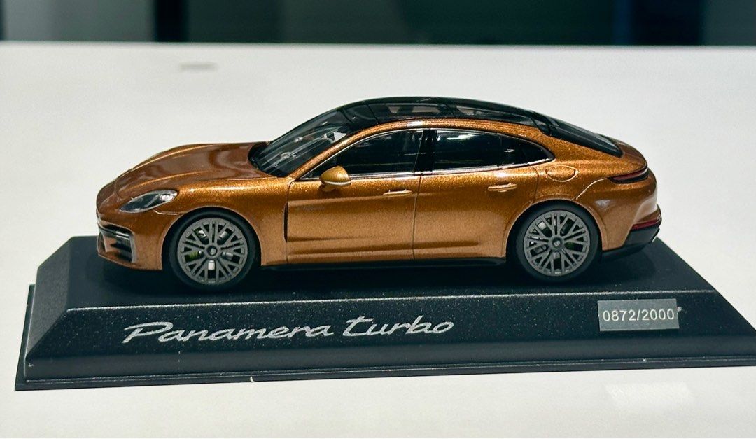 1/43 Porsche Dealer Edition Panamera Turbo E-Hybrid (G3) Madeira Gold ...