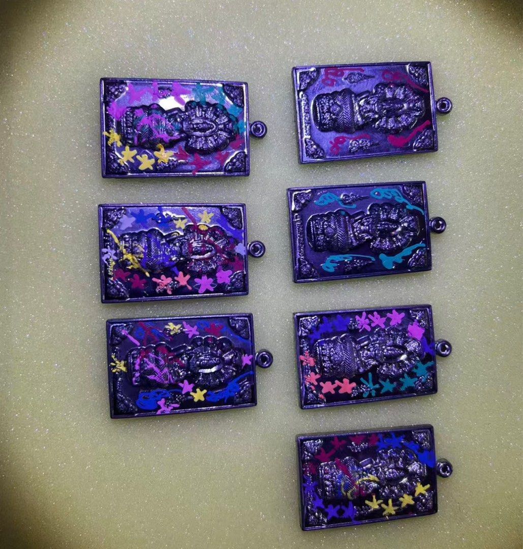 2549 阿贊初 剛剛請的 鉛版本 圖一左邊是真的, 興趣及遊戲, 收藏品及紀念品, 宗教物品 - Carousell