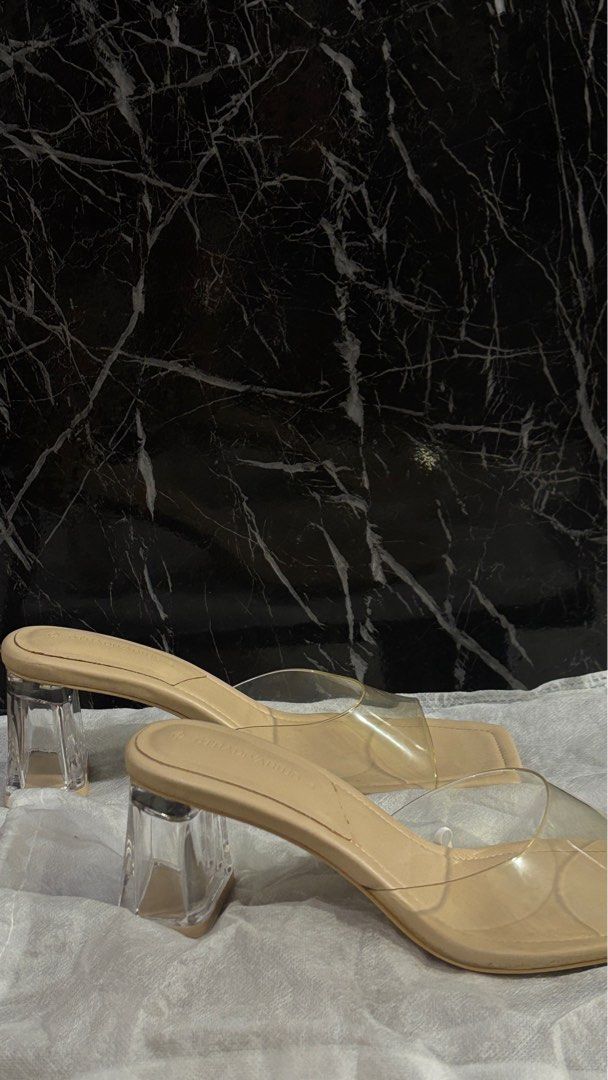 𝐒𝐭𝐫𝐚𝐝𝐢𝐯𝐚𝐫𝐢𝐮𝐬 𝐂𝐥𝐞𝐚𝐫 𝐁𝐥𝐨𝐜𝐤 𝐇𝐞𝐞𝐥𝐬, Fesyen Wanita, Sepatu di Carousell