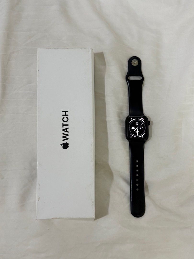 Apple Watch SE 2 - 40mm Black, Mobile Phones & Gadgets, Wearables ...