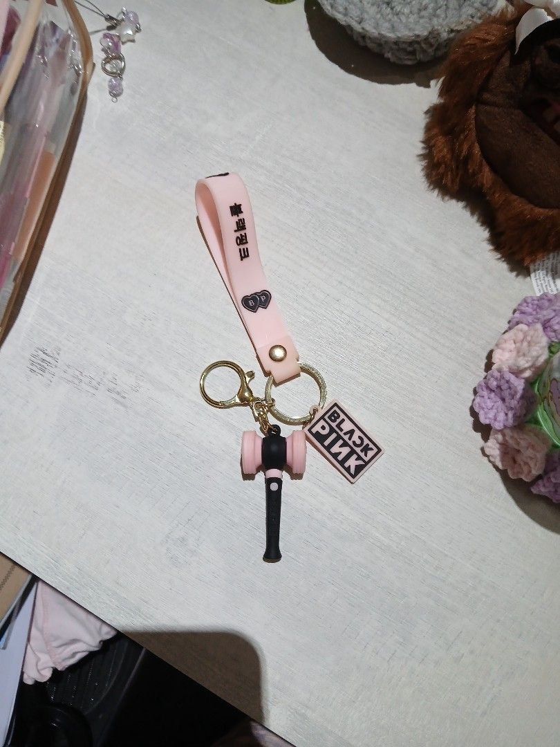 Blackpink lightstick Keychain, Hobbies & Toys, Memorabilia ...