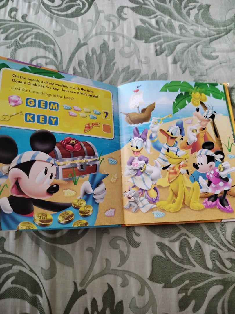 Disney Junior Mickey Mouse Clubhouse Look and Find Book, Hobbies & Toys ...