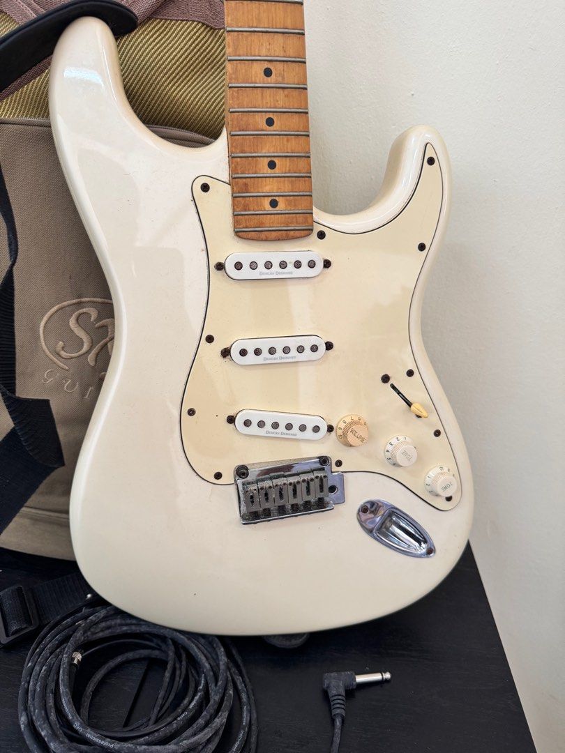 Electric Guitar Fender Squier Guitar Stratocaster, Hobbies & Toys ...