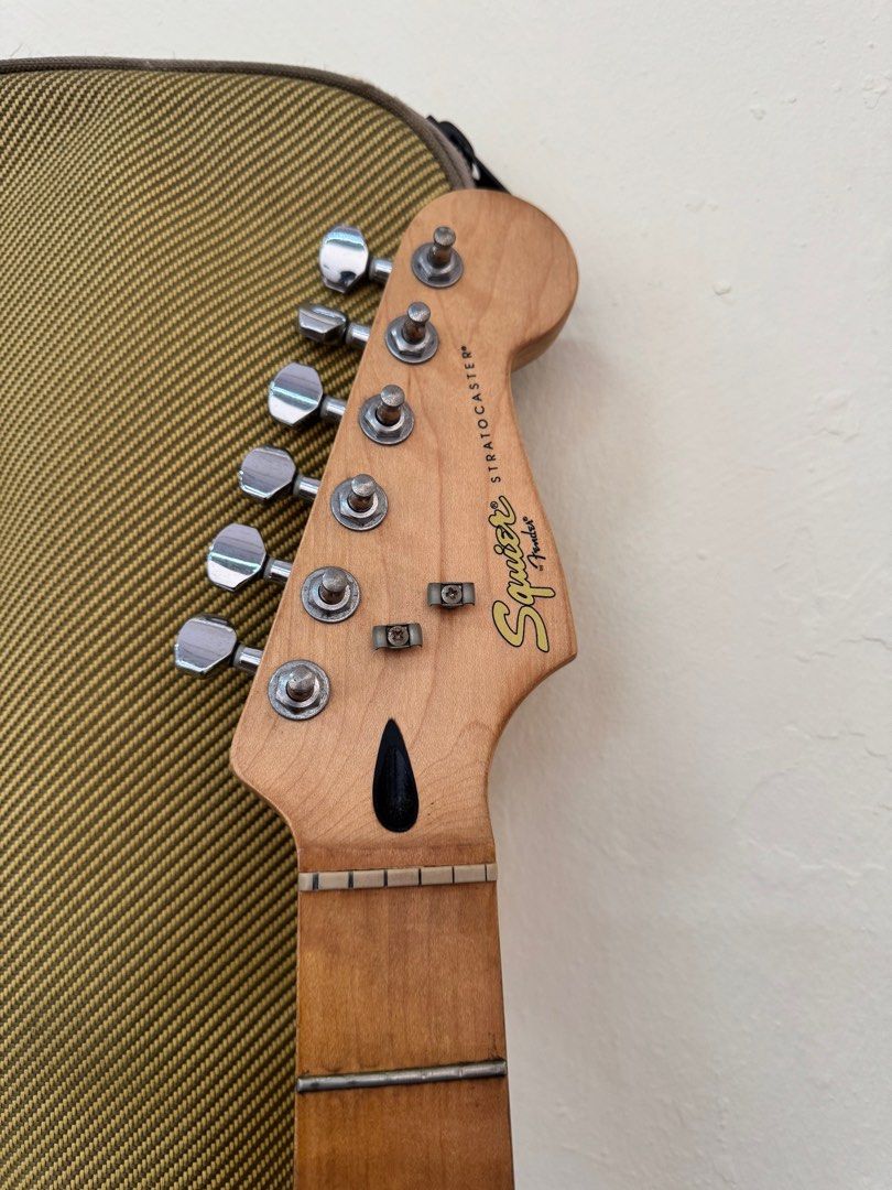 Electric Guitar Fender Squier Guitar Stratocaster, Hobbies & Toys ...