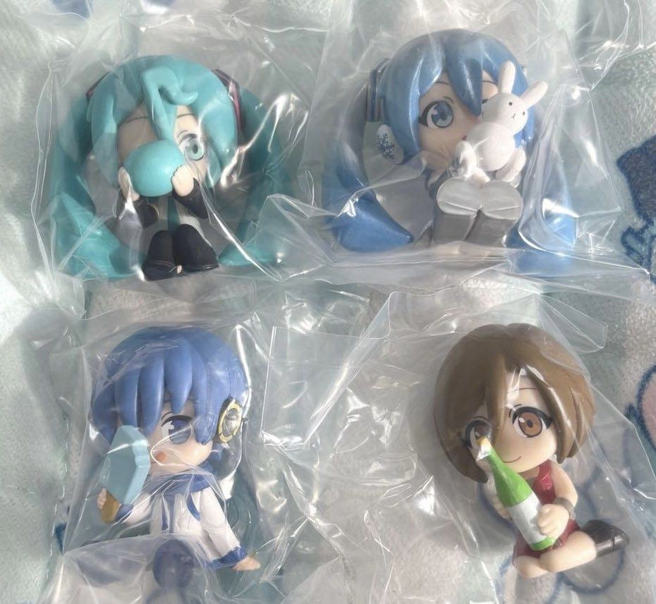 Hatsune miku gashapon gachapon, Hobbies & Toys, Toys & Games on Carousell