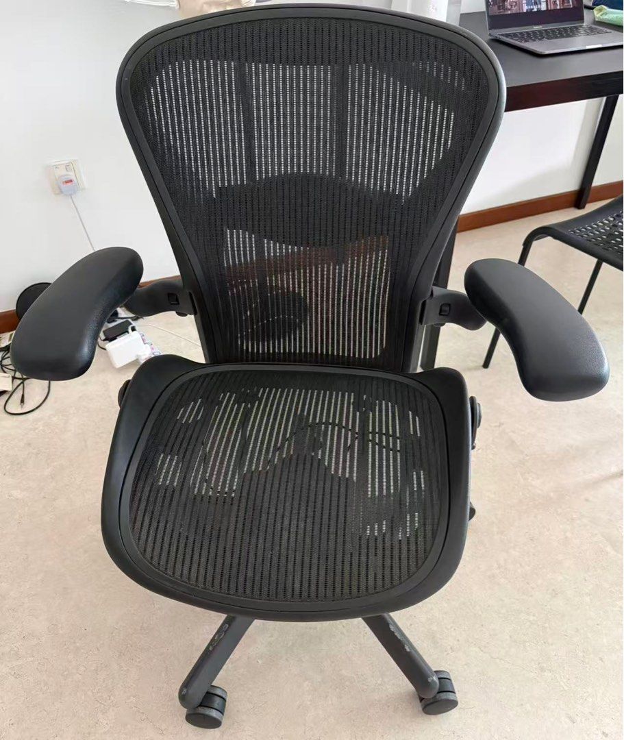 Herman Miller Aeron Chair, Furniture & Home Living, Furniture, Chairs ...
