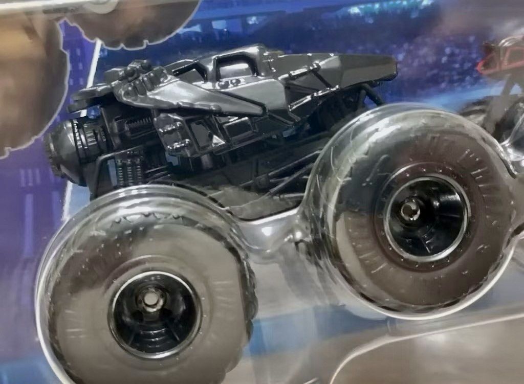 Hot Wheels Monster Trucks Demolition Doubles Batman, Hobbies & Toys ...