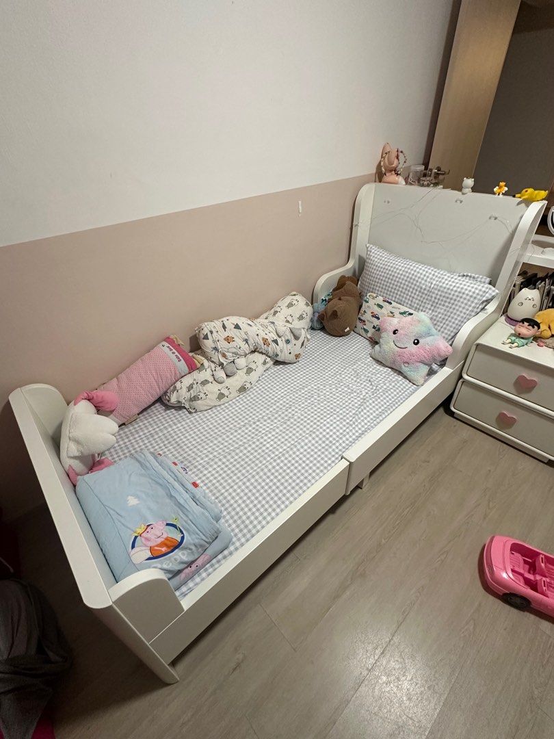 IKEA BUSUNGE Extendable Bed - White, Furniture & Home Living, Furniture ...