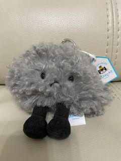 Jellycat Amuseable Peanut Keychain, 興趣及遊戲, 玩具 & 遊戲類 - Carousell