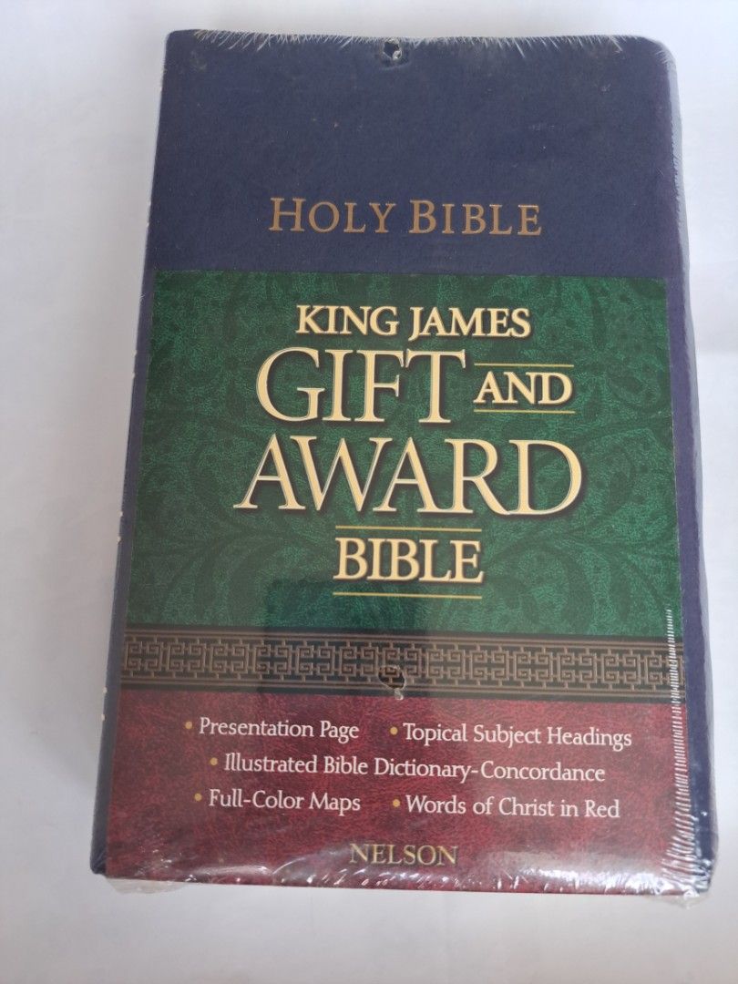 King James Gift and Award Bible, Hobbies & Toys, Books & Magazines ...