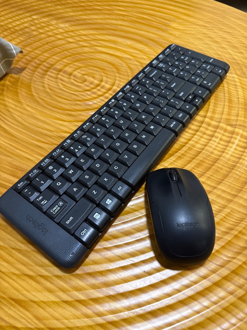 Logitech MK215 Wireless Keyboard & Mouse, Computers & Tech, Parts ...