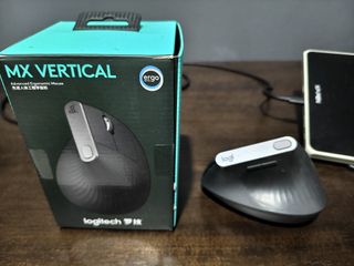 Logitech Lift Vertical Ergonomic Mouse, Computers & Tech, Parts ...