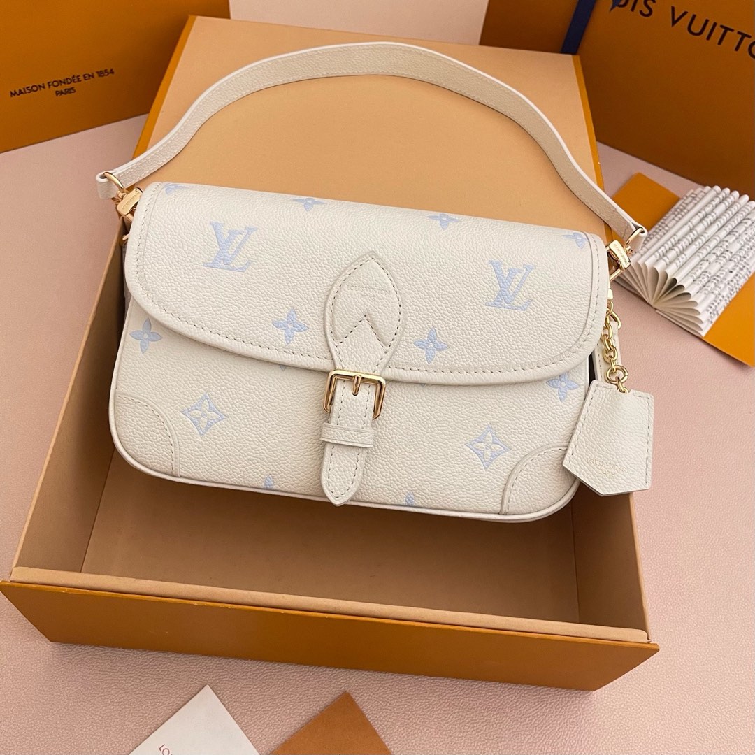 🆕💯L.V Diane Bag, Women's Fashion, Bags & Wallets, Shoulder Bags on ...