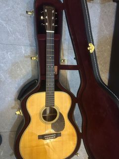 Martin 000 Junior Acoustic Guitar with Case, Hobbies & Toys, Musical ...