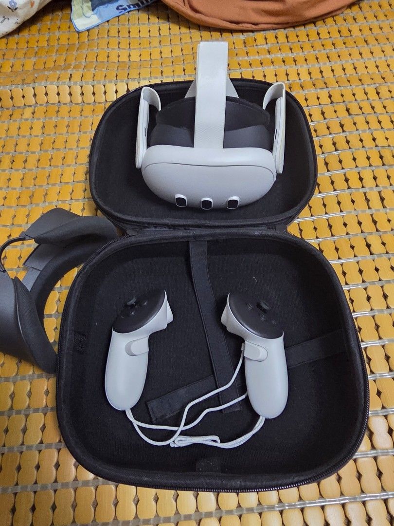 Meta Quest 3 VR Headset 128 G with Accessories, Video Gaming, Gaming ...