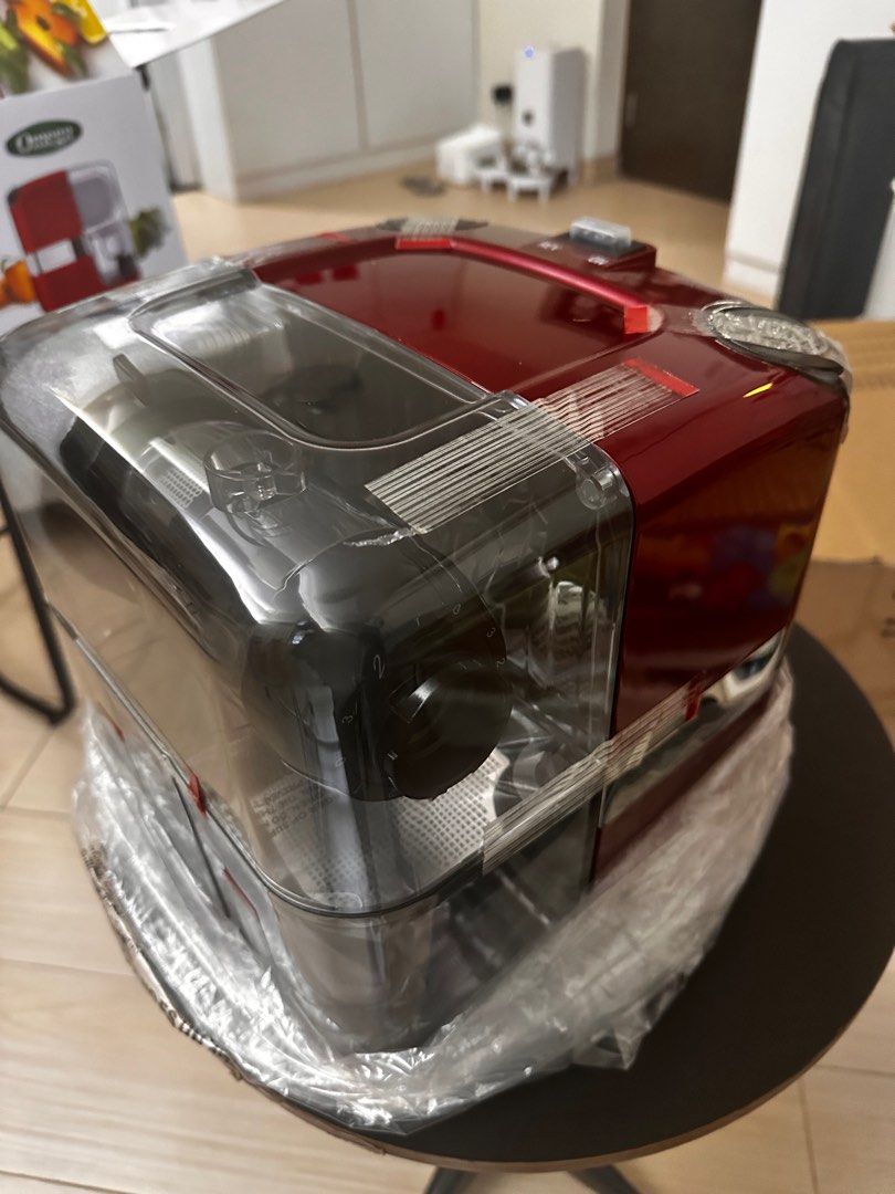 Omega Juice Cube 300系列 慢磨機, 家庭電器, 廚房電器, 榨汁機及攪拌機 - Carousell