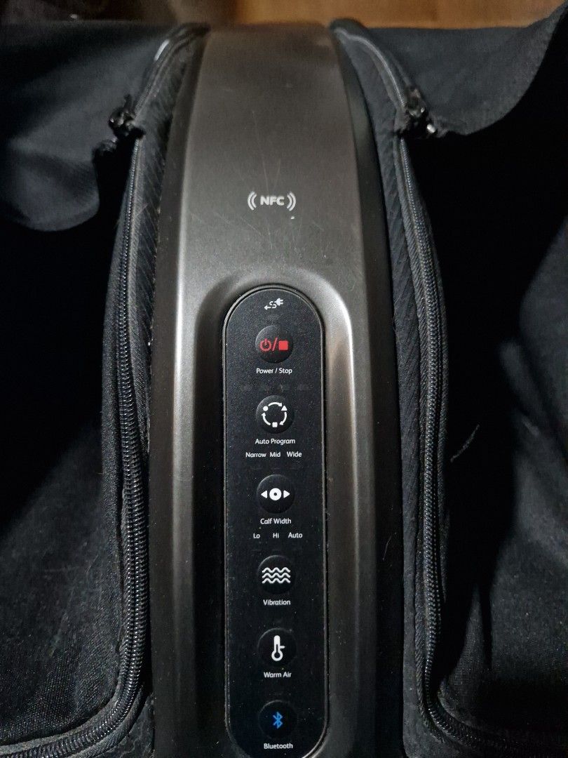 OSIM uJolly and uPhoria Sync Massage Chair, Health & Nutrition, Massage ...