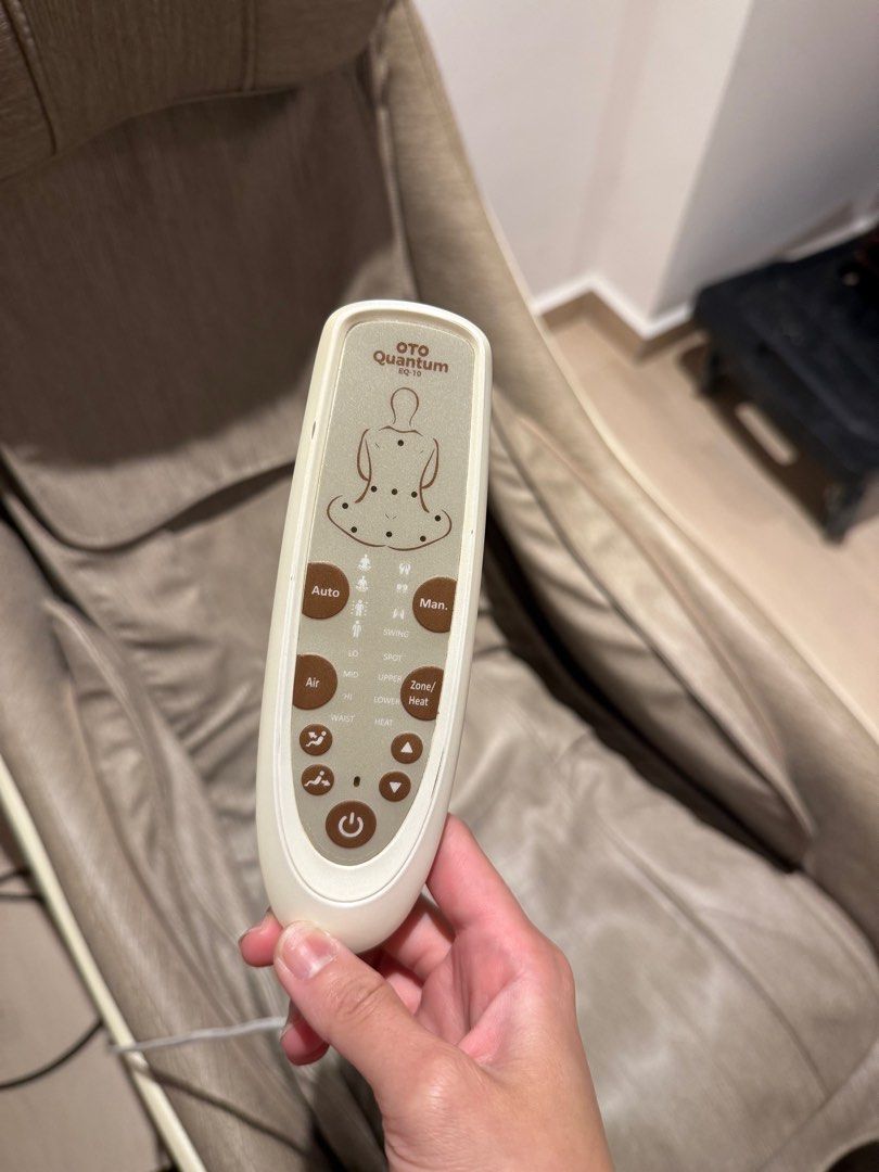 OTO Quantum EQ-10 Massage Chair, Health & Nutrition, Massage Devices on ...