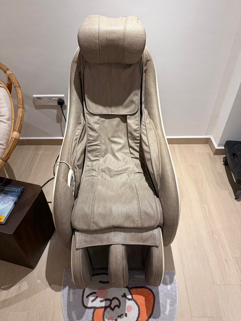 OTO Quantum EQ-10 Massage Chair, Health & Nutrition, Massage Devices on ...