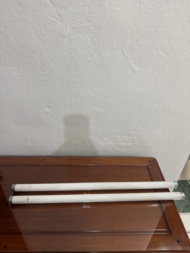 Philips TLD 18W/54 Cool Daylight Fluorescent Tubes, Furniture & Home ...