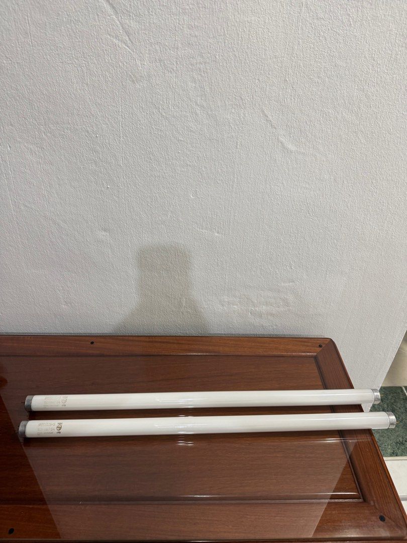 Philips TLD 18W/54 Cool Daylight Fluorescent Tubes, Furniture & Home ...
