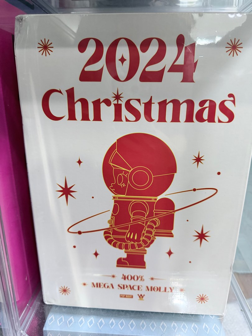 Pop Mart Mega Space Molly 2024 Christmas 400%, Hobbies & Toys, Toys ...