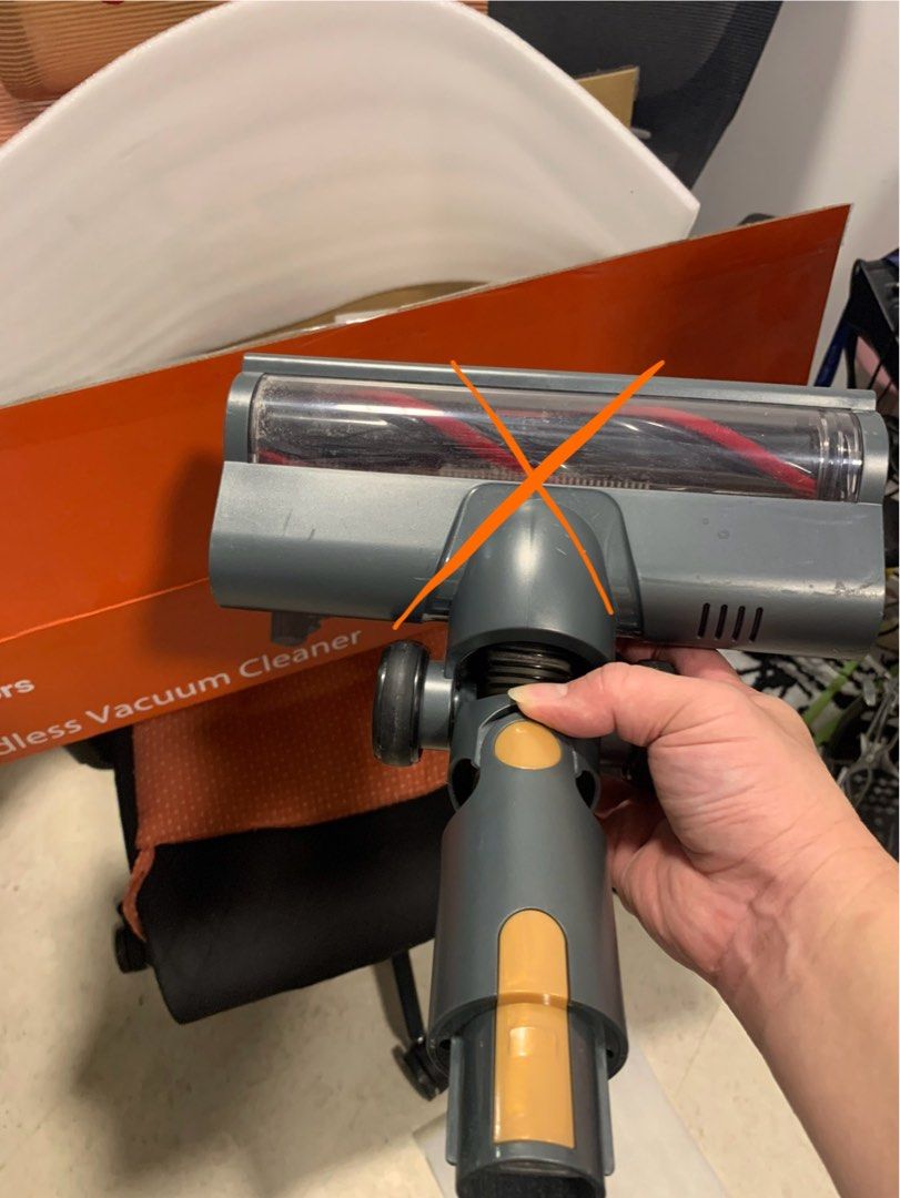 Russell Taylors Cordless Vacuum Cleaner (for Parts), TV & Home ...