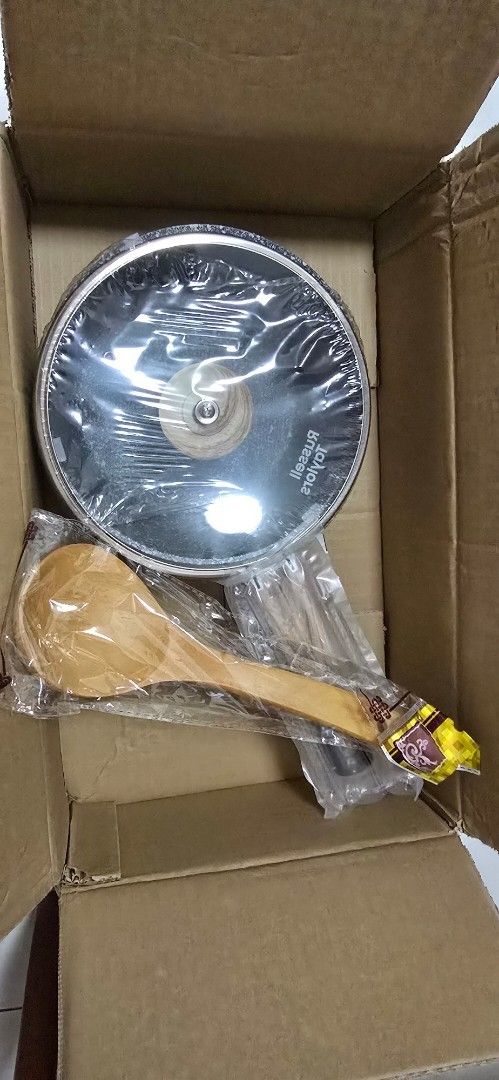 Russell Taylors, Non-Stick Marble Coated Pan, Furniture & Home Living ...