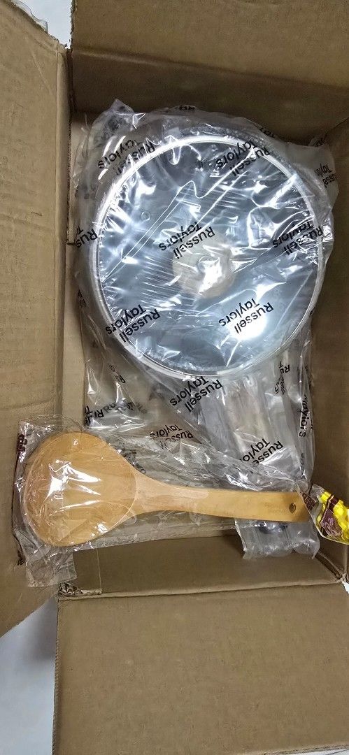 Russell Taylors, Non-Stick Marble Coated Pan, Furniture & Home Living ...