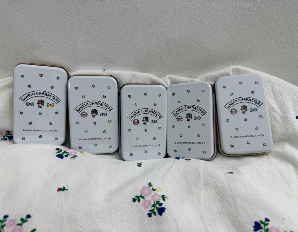 Sanrio characters metal tin case blind bag (assorted) - Hangyodon ...