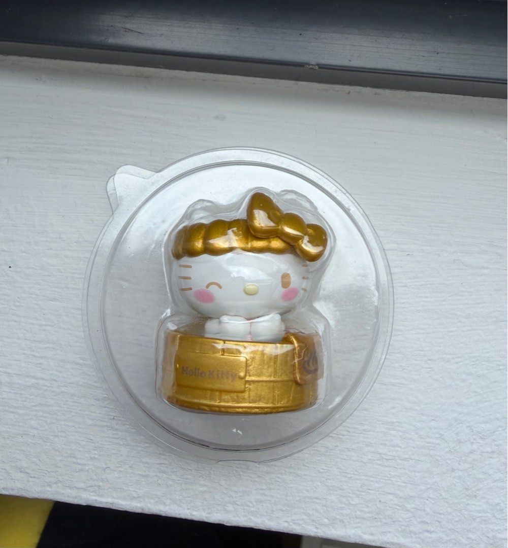 Sanrio Hello Kitty Hot springs bathtub, Hobbies & Toys, Toys & Games on ...