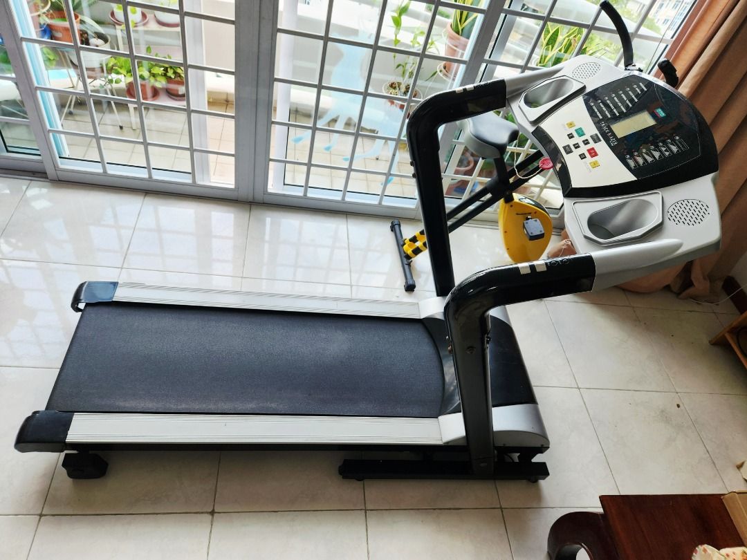 Used Treadmill - Broken deck, Sports Equipment, Exercise & Fitness ...