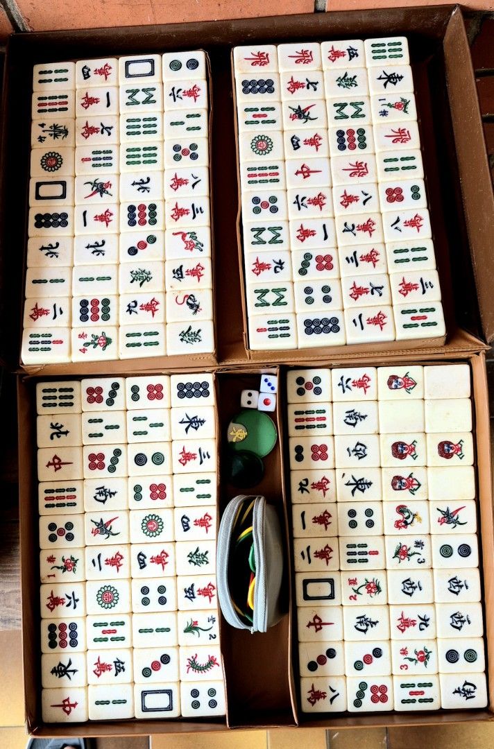 Vintage Mahjong Set with Tiles and Accessories, Hobbies & Toys, Toys ...