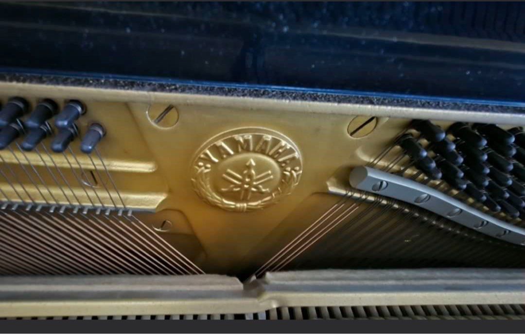 Yamaha U1 upright piano made in Japan, Hobbies & Toys, Musical ...