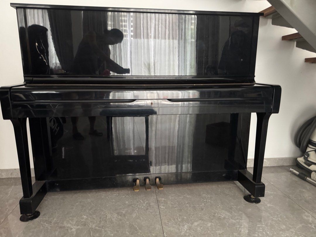 Yamaha U1 upright piano made in Japan, Hobbies & Toys, Musical ...