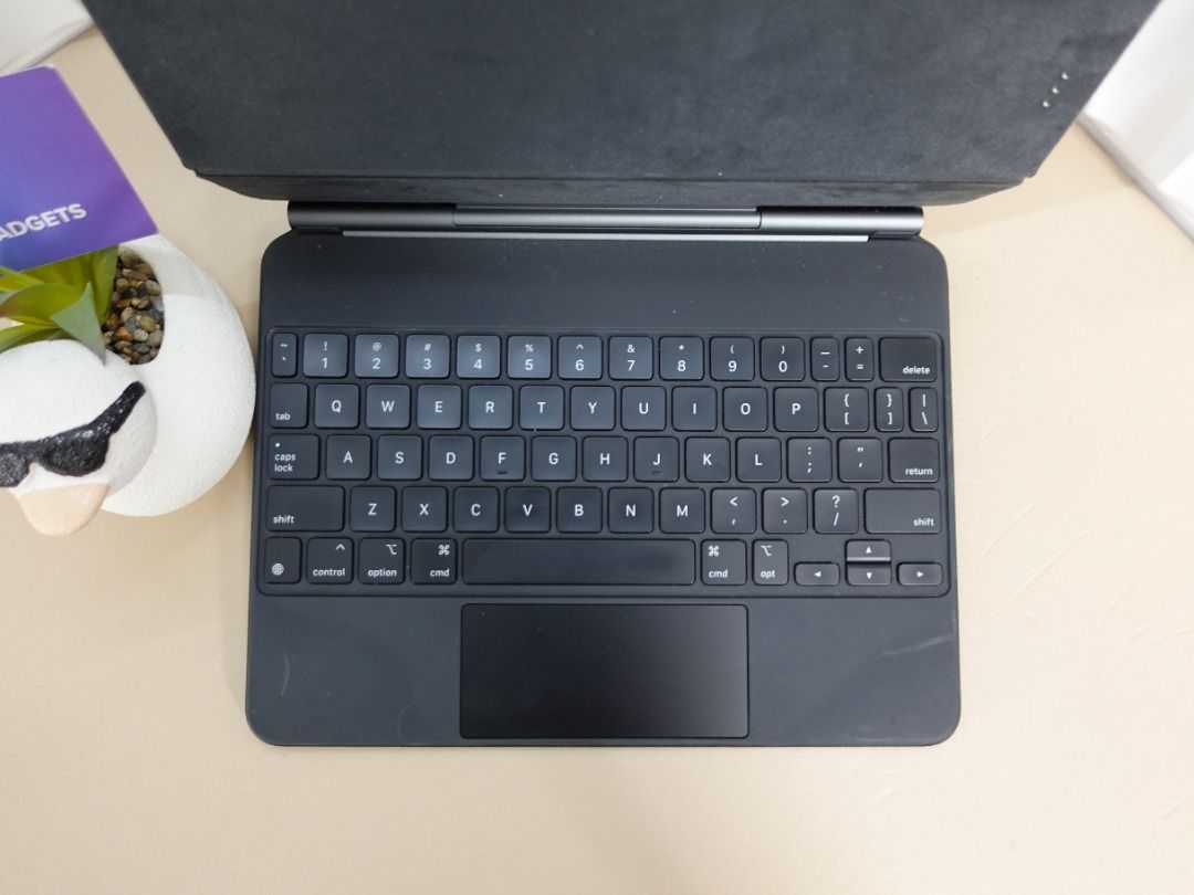 Apple Magic Keyboard, Mobile Phones & Gadgets, Mobile & Gadget ...